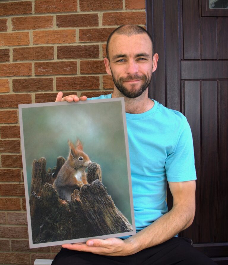 Red Squirrel - Alex Fleming Art